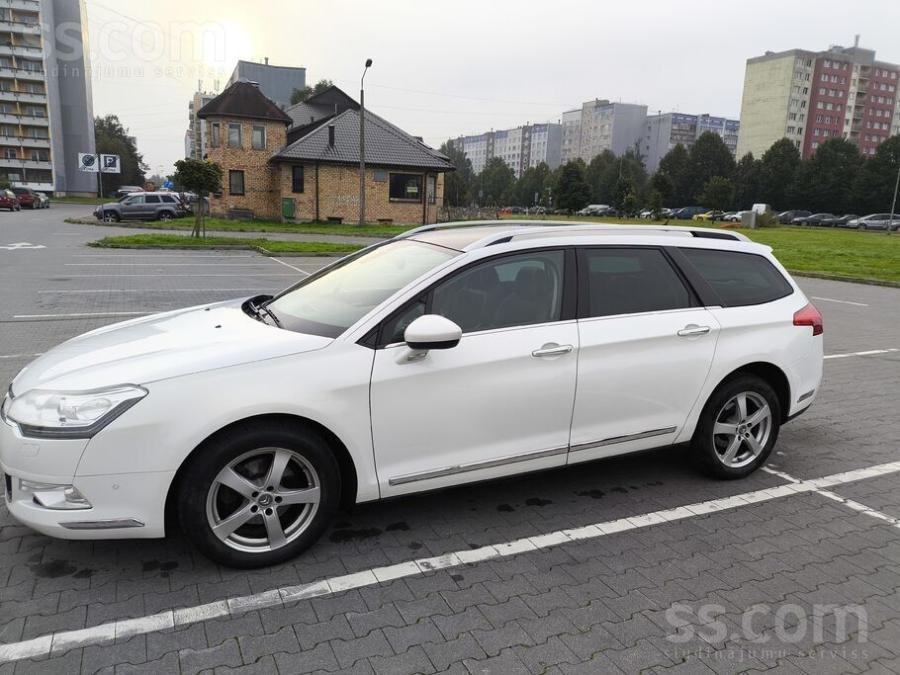 White Citroen C5 2012 in Riga, with an engine capacity of 2.00 L and mileage of 258 thousand km for 3000 €, photo 13 on AUTOMOTO.COM.LV