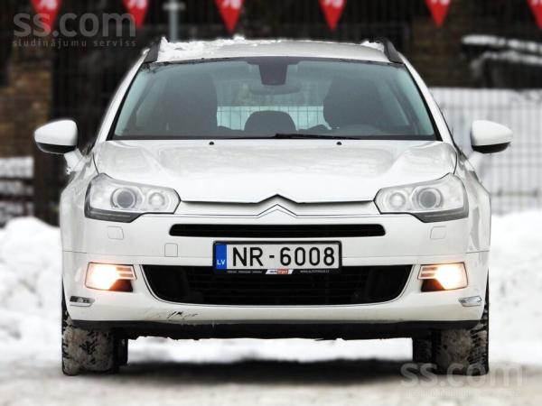 White Citroen C5 2012 in Riga, with an engine capacity of 2.00 L and mileage of 323 thousand km for 5000 €, photo 2 on AUTOMOTO.COM.LV