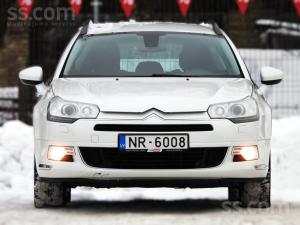 White Citroen C5 2012 in Riga, with an engine capacity of 2.00 L and mileage of 323 thousand km for 5000 €, photo 2 on AUTOMOTO.COM.LV