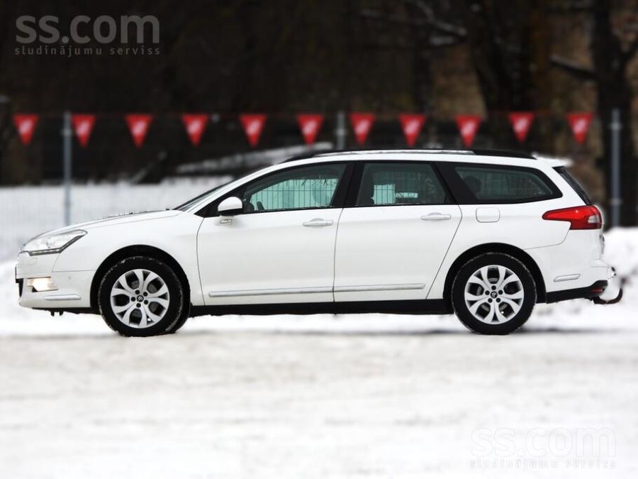 White Citroen C5 2012 in Riga, with an engine capacity of 2.00 L and mileage of 323 thousand km for 5000 €, photo 4 on AUTOMOTO.COM.LV