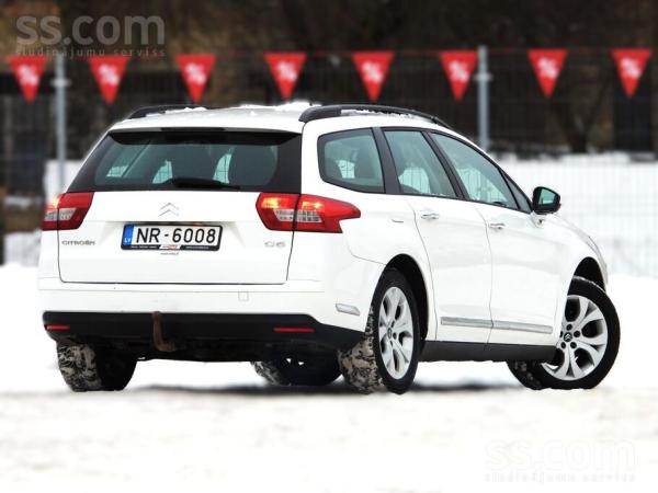 White Citroen C5 2012 in Riga, with an engine capacity of 2.00 L and mileage of 323 thousand km for 5000 €, photo 8 on AUTOMOTO.COM.LV