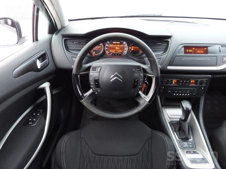White Citroen C5 2012 in Riga, with an engine capacity of 2.00 L and mileage of 323 thousand km for 5000 €, photo 16 on AUTOMOTO.COM.LV