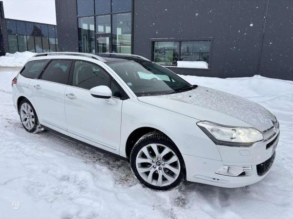White Citroen C5 2012 in Siauliai, with an engine capacity of 2.00 L and mileage of 333 thousand km for 3250 €, photo 4 on AUTOMOTO.COM.LV