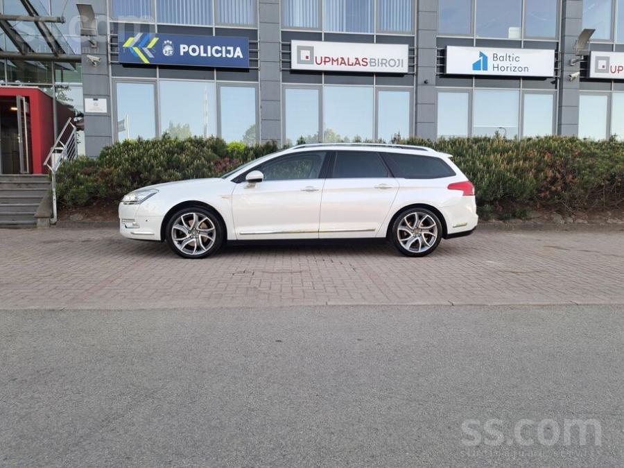 White Citroen C5 2012 in Riga, with an engine capacity of 3.00 L and mileage of 0 thousand km for 5350 €, photo 4 on AUTOMOTO.COM.LV