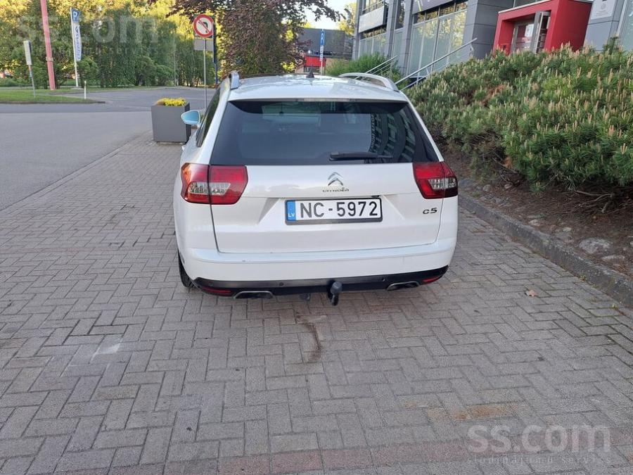 White Citroen C5 2012 in Riga, with an engine capacity of 3.00 L and mileage of 0 thousand km for 5350 €, photo 6 on AUTOMOTO.COM.LV