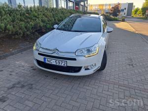 White Citroen C5 2012 in Riga, with an engine capacity of 3.00 L and mileage of 0 thousand km for 5350 €, photo 7 on AUTOMOTO.COM.LV