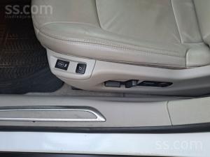 White Citroen C5 2012 in Riga, with an engine capacity of 3.00 L and mileage of 0 thousand km for 5350 €, photo 17 on AUTOMOTO.COM.LV