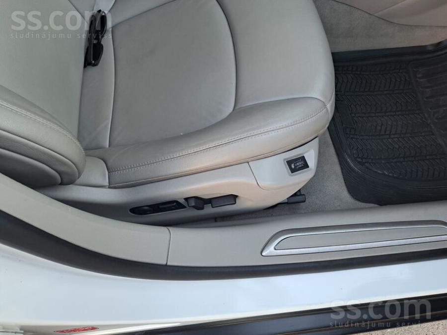 White Citroen C5 2012 in Riga, with an engine capacity of 3.00 L and mileage of 0 thousand km for 5350 €, photo 19 on AUTOMOTO.COM.LV