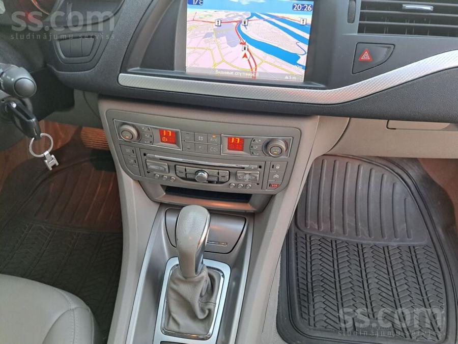 White Citroen C5 2012 in Riga, with an engine capacity of 3.00 L and mileage of 0 thousand km for 5350 €, photo 20 on AUTOMOTO.COM.LV