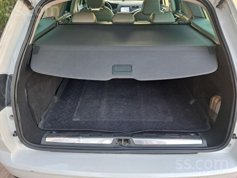 White Citroen C5 2012 in Riga, with an engine capacity of 3.00 L and mileage of 0 thousand km for 5350 €, photo 27 on AUTOMOTO.COM.LV