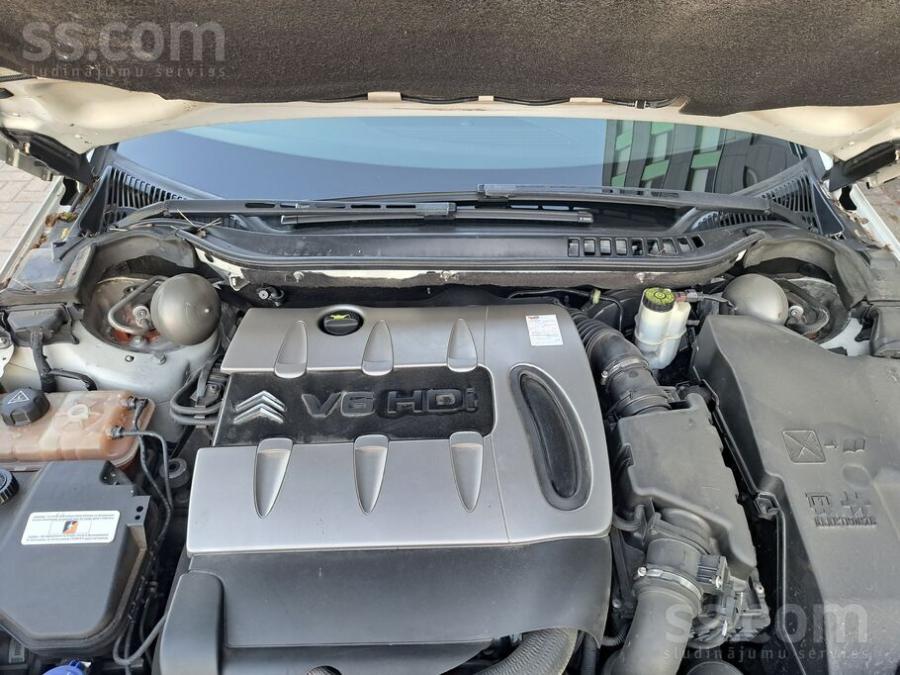 White Citroen C5 2012 in Riga, with an engine capacity of 3.00 L and mileage of 0 thousand km for 5350 €, photo 31 on AUTOMOTO.COM.LV