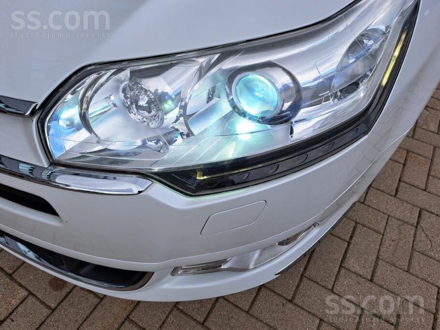 White Citroen C5 2012 in Riga, with an engine capacity of 3.00 L and mileage of 0 thousand km for 5350 €, photo 34 on AUTOMOTO.COM.LV