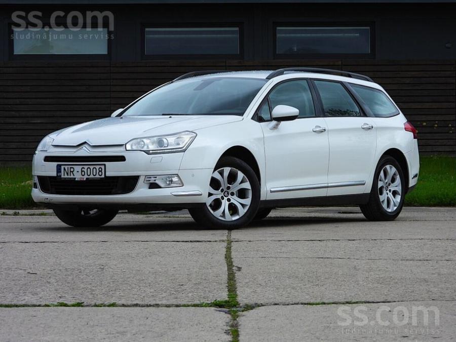 White Citroen C5 2012 in Riga, with an engine capacity of 2.00 L and mileage of 323 thousand km for 5000 €, photo 1 on AUTOMOTO.COM.LV