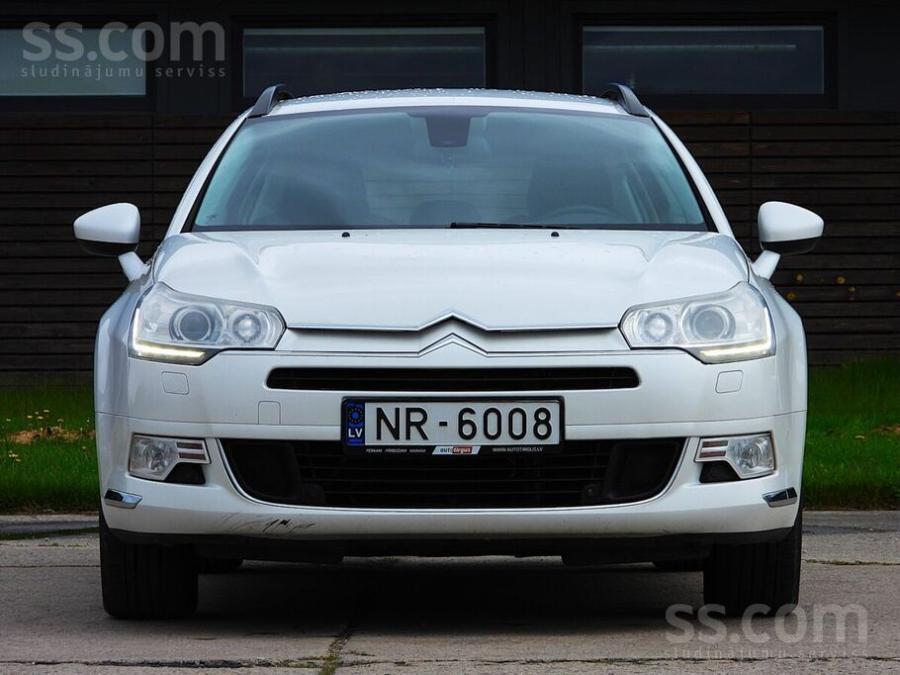 White Citroen C5 2012 in Riga, with an engine capacity of 2.00 L and mileage of 323 thousand km for 5000 €, photo 3 on AUTOMOTO.COM.LV