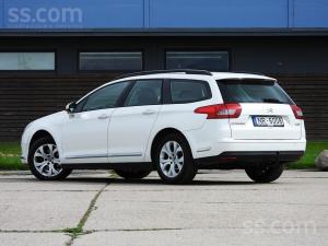 White Citroen C5 2012 in Riga, with an engine capacity of 2.00 L and mileage of 323 thousand km for 5000 €, photo 6 on AUTOMOTO.COM.LV