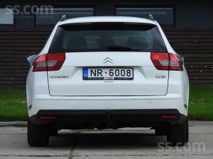 White Citroen C5 2012 in Riga, with an engine capacity of 2.00 L and mileage of 323 thousand km for 5000 €, photo 7 on AUTOMOTO.COM.LV