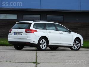 White Citroen C5 2012 in Riga, with an engine capacity of 2.00 L and mileage of 323 thousand km for 5000 €, photo 8 on AUTOMOTO.COM.LV