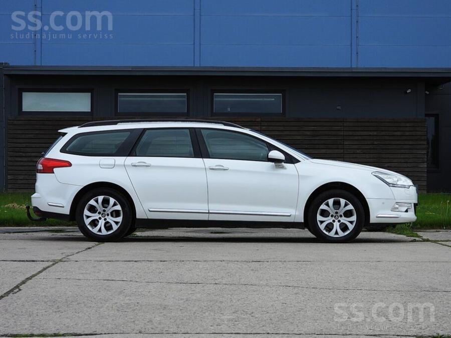 White Citroen C5 2012 in Riga, with an engine capacity of 2.00 L and mileage of 323 thousand km for 5000 €, photo 9 on AUTOMOTO.COM.LV