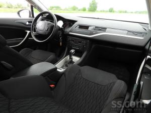 White Citroen C5 2012 in Riga, with an engine capacity of 2.00 L and mileage of 323 thousand km for 5000 €, photo 14 on AUTOMOTO.COM.LV