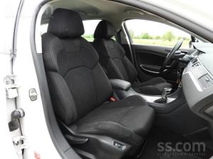White Citroen C5 2012 in Riga, with an engine capacity of 2.00 L and mileage of 323 thousand km for 5000 €, photo 15 on AUTOMOTO.COM.LV