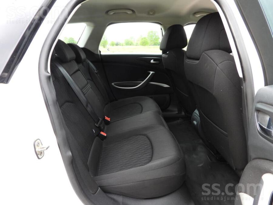White Citroen C5 2012 in Riga, with an engine capacity of 2.00 L and mileage of 323 thousand km for 5000 €, photo 17 on AUTOMOTO.COM.LV