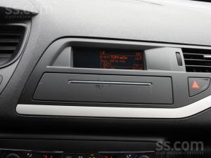 White Citroen C5 2012 in Riga, with an engine capacity of 2.00 L and mileage of 323 thousand km for 5000 €, photo 19 on AUTOMOTO.COM.LV