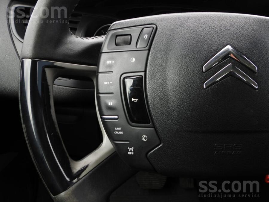 White Citroen C5 2012 in Riga, with an engine capacity of 2.00 L and mileage of 323 thousand km for 5000 €, photo 23 on AUTOMOTO.COM.LV