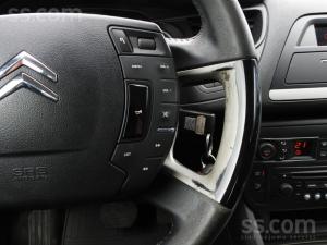 White Citroen C5 2012 in Riga, with an engine capacity of 2.00 L and mileage of 323 thousand km for 5000 €, photo 24 on AUTOMOTO.COM.LV