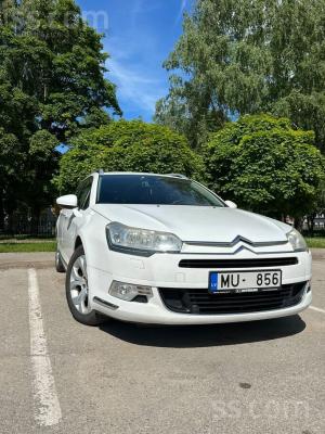 White Citroen C5 2012 in Jekabpils, with an engine capacity of 2.00 L and mileage of 323 thousand km for 3000 €, photo  on AUTOMOTO.COM.LV