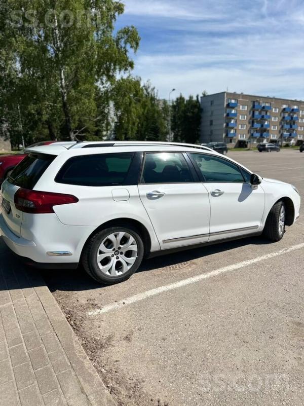 Белый Ситроен С5 2012 в Рига, объемом двигателя 2.00 л и пробегом 325 тыс. км за 2700 €, фото 5 на AUTOMOTO.COM.LV