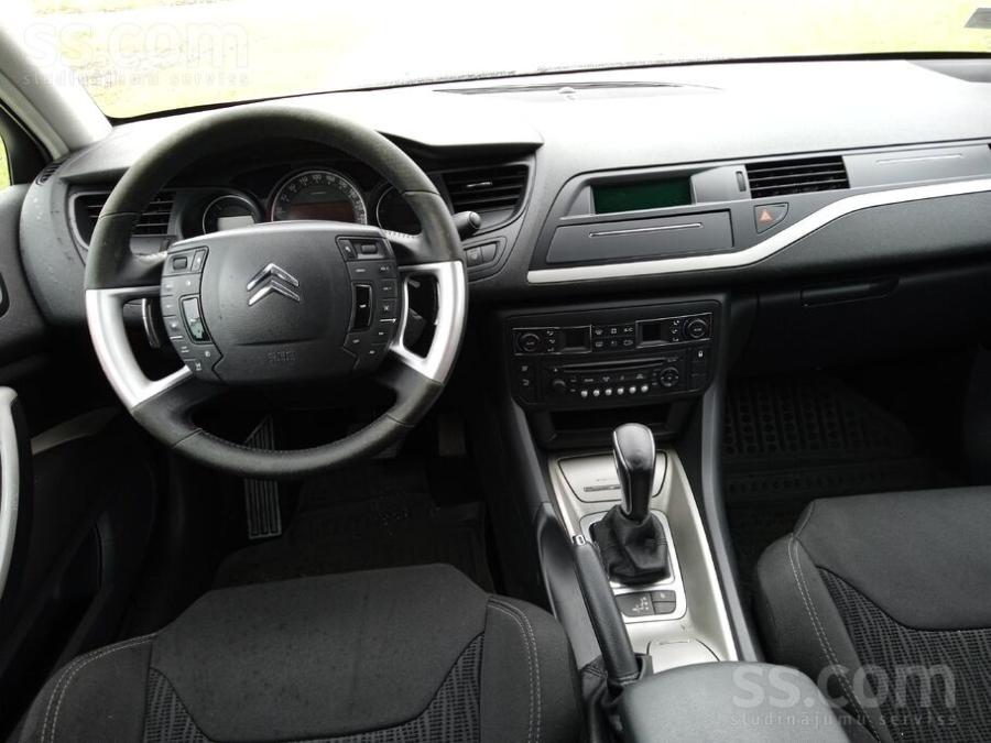 Balts Citroen C5 2012 Rīga, ar dzinēja tilpumu 1.60 L un nobraukumu 248 tūkst. km par 4650 €, foto 12 vietnē AUTOMOTO.COM.LV