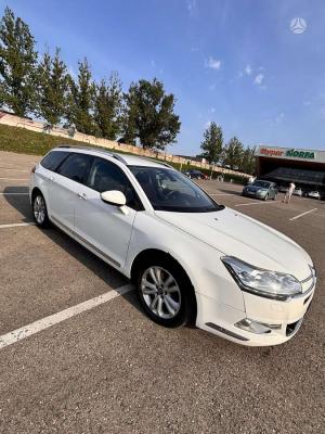 Balts Citroen C5 2012 Viļņa, ar dzinēja tilpumu 2.00 L un nobraukumu 280 tūkst. km par 1500 €, foto  vietnē AUTOMOTO.COM.LV