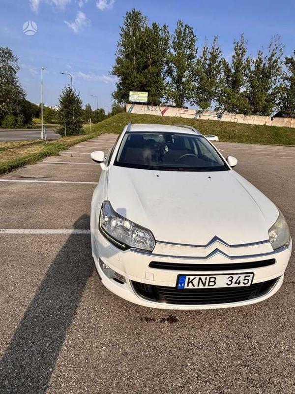 White Citroen C5 2012 in Vilnius, with an engine capacity of 2.00 L and mileage of 280 thousand km for 1500 €, photo 2 on AUTOMOTO.COM.LV