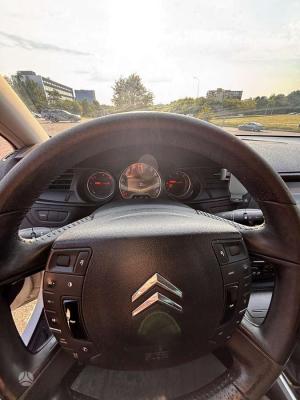 Balts Citroen C5 2012 Viļņa, ar dzinēja tilpumu 2.00 L un nobraukumu 280 tūkst. km par 1500 €, foto 8 vietnē AUTOMOTO.COM.LV