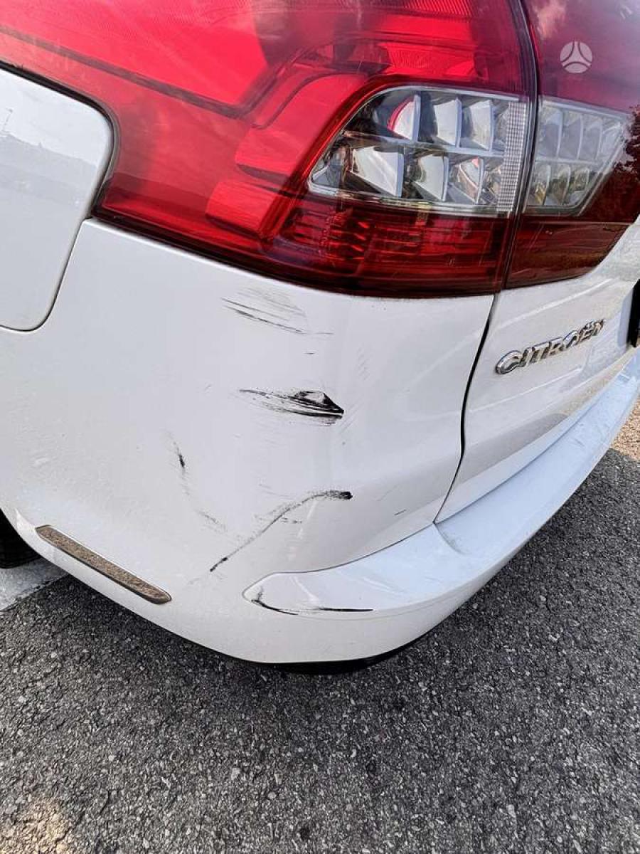 Balts Citroen C5 2012 Viļņa, ar dzinēja tilpumu 2.00 L un nobraukumu 280 tūkst. km par 1500 €, foto 11 vietnē AUTOMOTO.COM.LV
