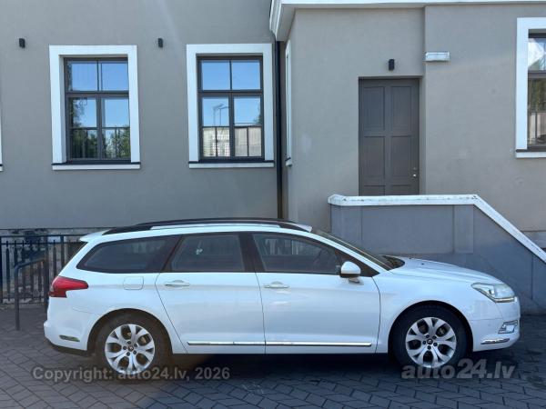 White Citroen C5 2012 in Rapla, with an engine capacity of 2.00 L and mileage of 302 thousand km for 2000 €, photo 5 on AUTOMOTO.COM.LV