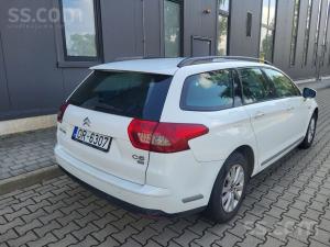 White Citroen C5 2012 in Riga, with an engine capacity of 1.60 L and mileage of 251 thousand km for 4550 €, photo 4 on AUTOMOTO.COM.LV