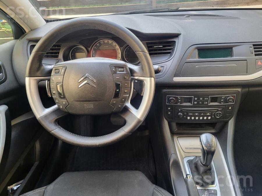 White Citroen C5 2012 in Riga, with an engine capacity of 1.60 L and mileage of 251 thousand km for 4550 €, photo 10 on AUTOMOTO.COM.LV