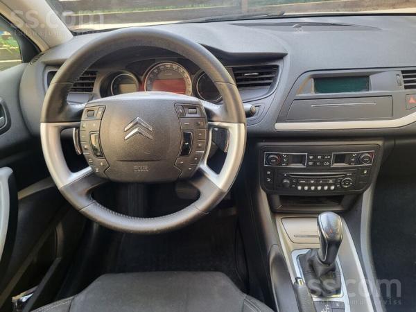 White Citroen C5 2012 in Riga, with an engine capacity of 1.60 L and mileage of 251 thousand km for 4550 €, photo 10 on AUTOMOTO.COM.LV