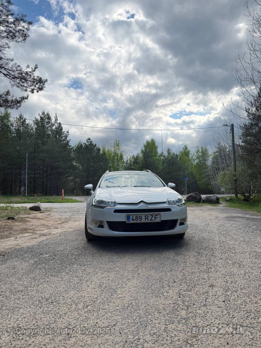 Balts Citroen C5 2013 Tallina, ar dzinēja tilpumu 2.00 L un nobraukumu 213 tūkst. km par 5000 €, foto 3 vietnē AUTOMOTO.COM.LV