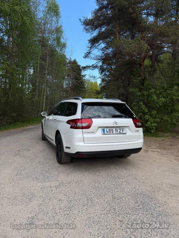 White Citroen C5 2013 in Tallinn, with an engine capacity of 2.00 L and mileage of 213 thousand km for 5000 €, photo 4 on AUTOMOTO.COM.LV
