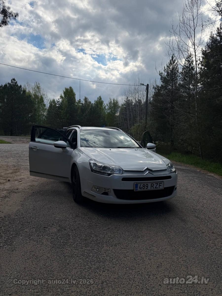 Balts Citroen C5 2013 Tallina, ar dzinēja tilpumu 2.00 L un nobraukumu 213 tūkst. km par 5000 €, foto 6 vietnē AUTOMOTO.COM.LV