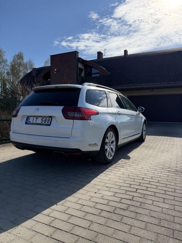 Balts Citroen C5 2014 Kauņa, ar dzinēja tilpumu 2.20 L un nobraukumu 305 tūkst. km par 5300 €, foto 2 vietnē AUTOMOTO.COM.LV