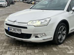 White Citroen C5 2016 in Taurage, with an engine capacity of 2.00 L and mileage of 201 thousand km for 5900 €, photo 2 on AUTOMOTO.COM.LV