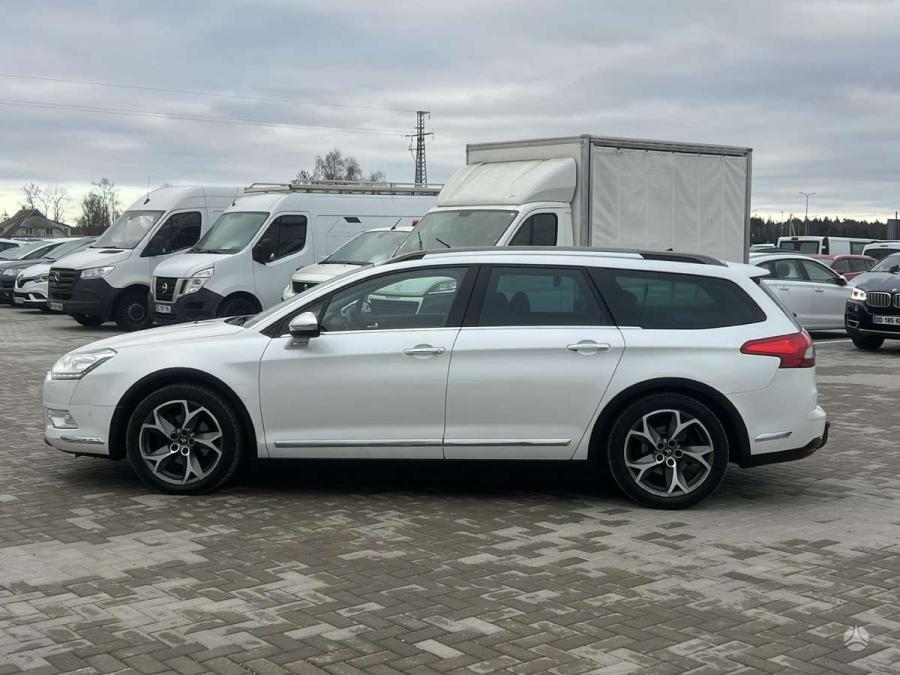 White Citroen C5 2016 in Taurage, with an engine capacity of 2.00 L and mileage of 201 thousand km for 5900 €, photo 10 on AUTOMOTO.COM.LV