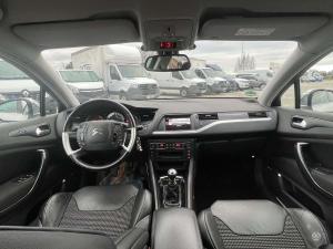 White Citroen C5 2016 in Taurage, with an engine capacity of 2.00 L and mileage of 201 thousand km for 5900 €, photo 12 on AUTOMOTO.COM.LV