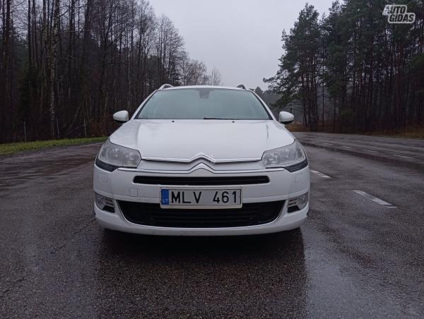 White Citroen C5 2016 in Ukmerge, with an engine capacity of 2.00 L and mileage of 288 thousand km for 3900 €, photo 3 on AUTOMOTO.COM.LV
