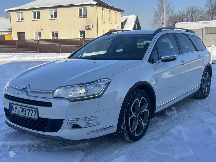 White Citroen C5 2016 in Taurage, with an engine capacity of 2.00 L and mileage of 201 thousand km for 5200 €, photo 1 on AUTOMOTO.COM.LV