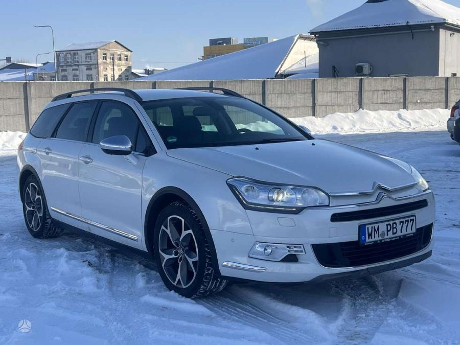 White Citroen C5 2016 in Taurage, with an engine capacity of 2.00 L and mileage of 201 thousand km for 5200 €, photo 5 on AUTOMOTO.COM.LV