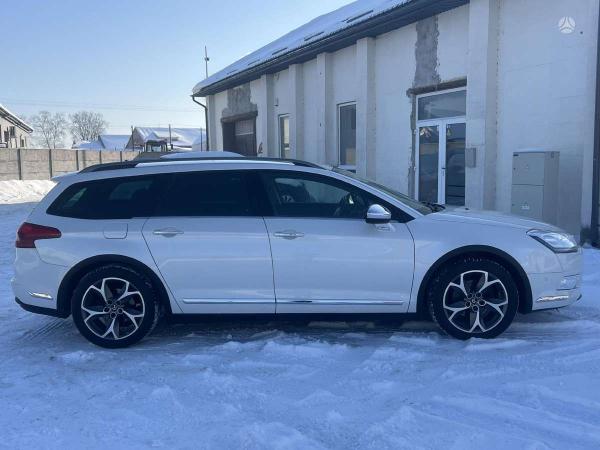 White Citroen C5 2016 in Taurage, with an engine capacity of 2.00 L and mileage of 201 thousand km for 5200 €, photo 6 on AUTOMOTO.COM.LV